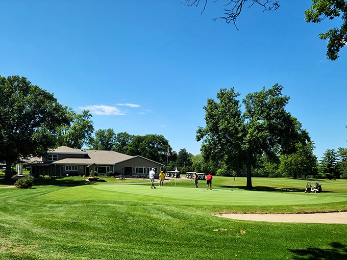 Pella's golf course offers manicured greens where you can work off those stroopwafel calories in scenic surroundings.