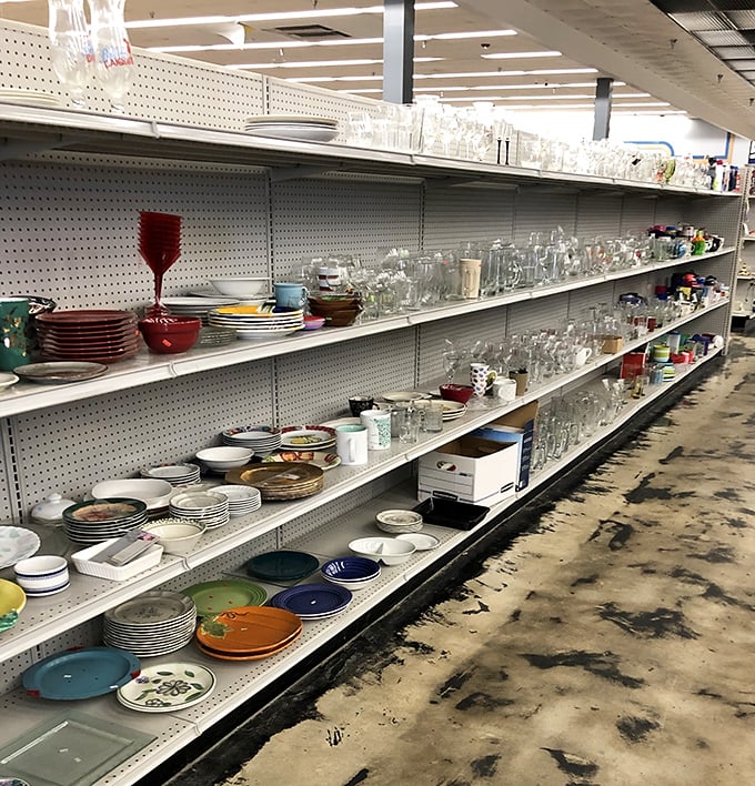 Dish paradise! From grandma's forgotten china to that perfect blue bowl you didn't know you needed until this very moment.