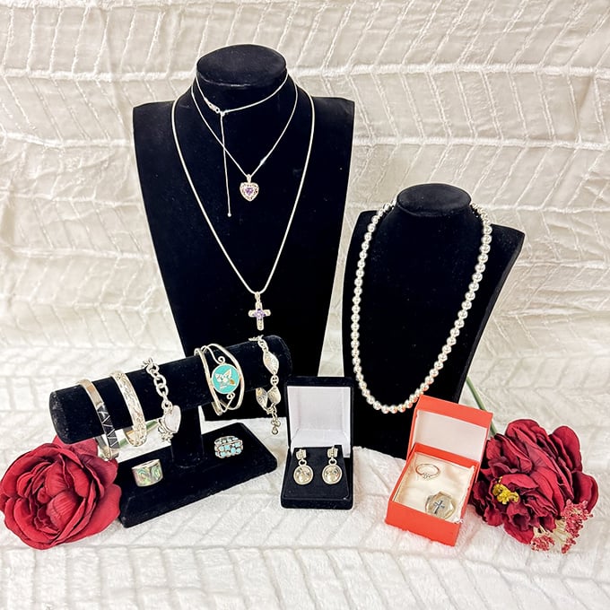 These aren't just necklaces and rings—they're second chances at sparkle, minus the mortgage payment that usually comes with shiny things.