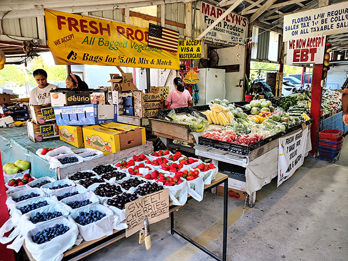 Farm-fresh bounty that puts supermarket produce to shame. Those blueberries and strawberries didn't travel across continents to meet you – they're Florida neighbors!