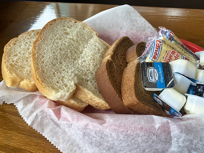 Bread service that puts artisanal bakeries to shame – simple, honest, and the perfect vehicle for sopping up gravy.