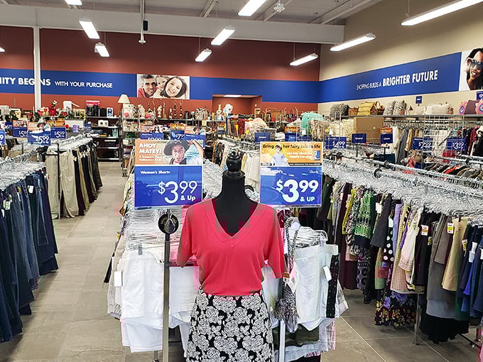 This mannequin showcases the potential hiding in every rack – a stylish outfit assembled entirely from secondhand finds at unbelievable prices.