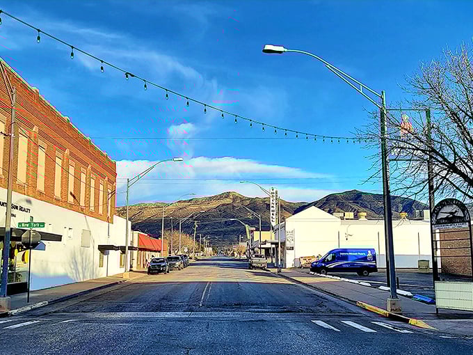 Alamogordo's wide boulevards lead to shopping centers where groceries cost less than you'd expect in this desert community.