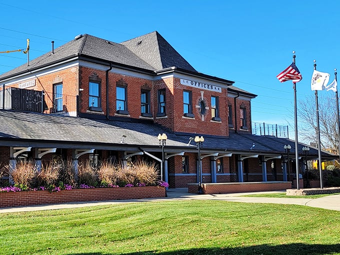 A picture-perfect campus view in Kankakee, where stately buildings and lush greenery create an oasis of learning and community.