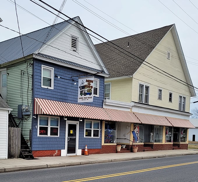Mom-n-Pop's blue clapboard exterior houses comfort food that lives up to its homey, welcoming name.