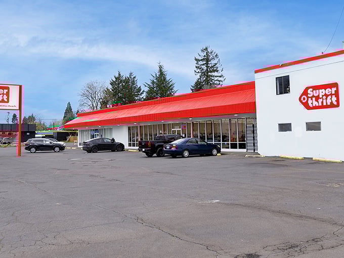 That bright red roof isn't just for show—it's a beacon calling all dedicated deal-hunters to thrifting paradise.