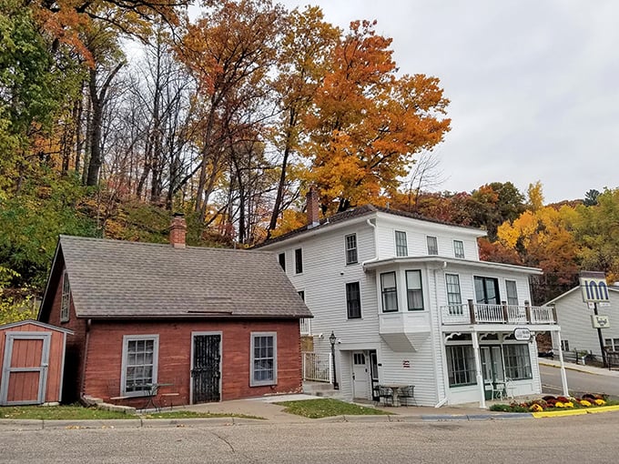 Historic charm flows as naturally as the river, creating scenes that belong in classic American paintings.