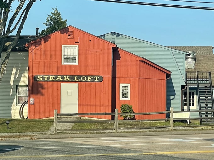 That red barn charm screams "authentic New England" louder than a lighthouse foghorn on Sunday.