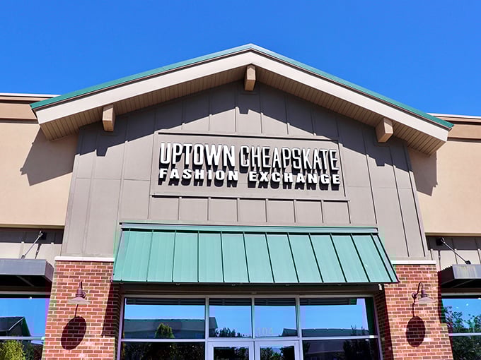 Mountain views and mega savings. Uptown Cheapskate's South Jordan location combines Utah's natural beauty with unnatural bargains.
