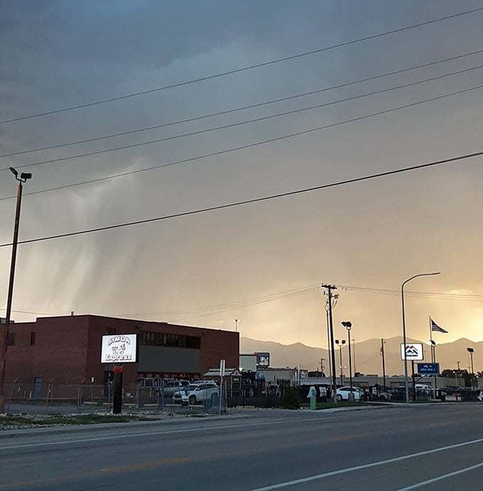 West Valley City's wide boulevards and mountain views make everyday driving feel like a scenic tour. No extra charge for those majestic peaks!
