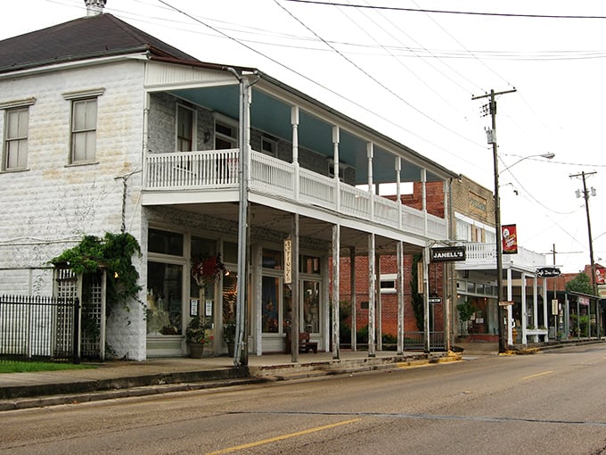 Small-town streets where antique shops and local eateries blend seamlessly into Louisiana's cultural tapestry.