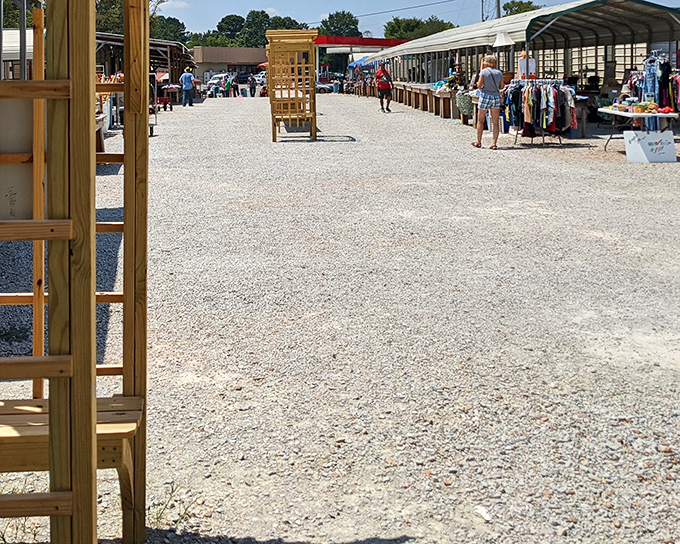 Simple tables under Tennessee sunshine – Hilltop Flea Market proves the best shopping experiences don't need fancy storefronts.