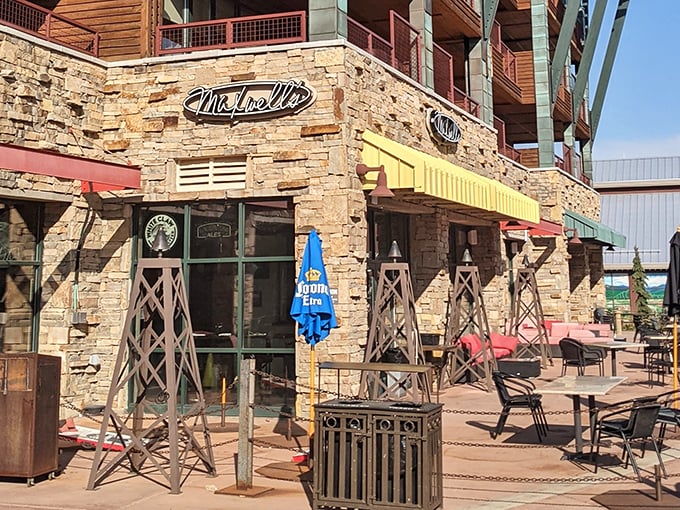 That cozy mountain lodge vibe practically guarantees the pizza inside tastes like pure comfort food.