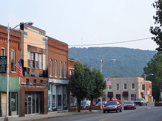 Mountain vistas provide million-dollar views for folks living comfortably on thousand-dollar budgets in this hidden gem.