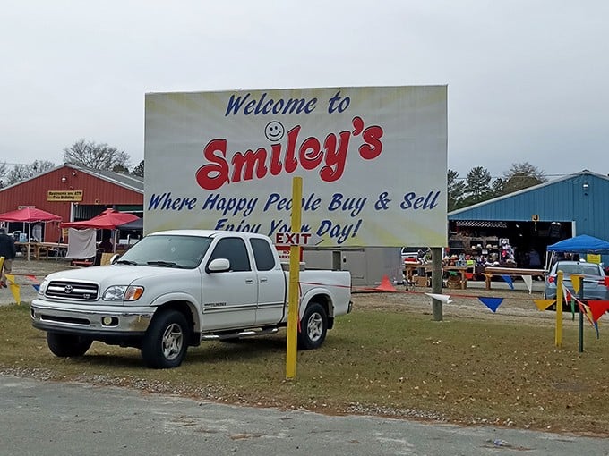 When the sign promises happy people buy and sell, you know you've found your weekend destination.