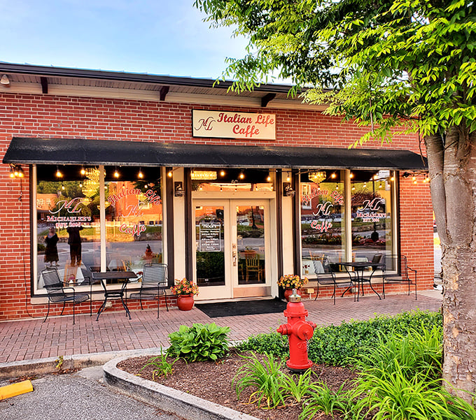 Michaelee's Italian Life Caffe brings a taste of Tuscany to the mountains. Those outdoor tables practically beg you to linger over espresso.