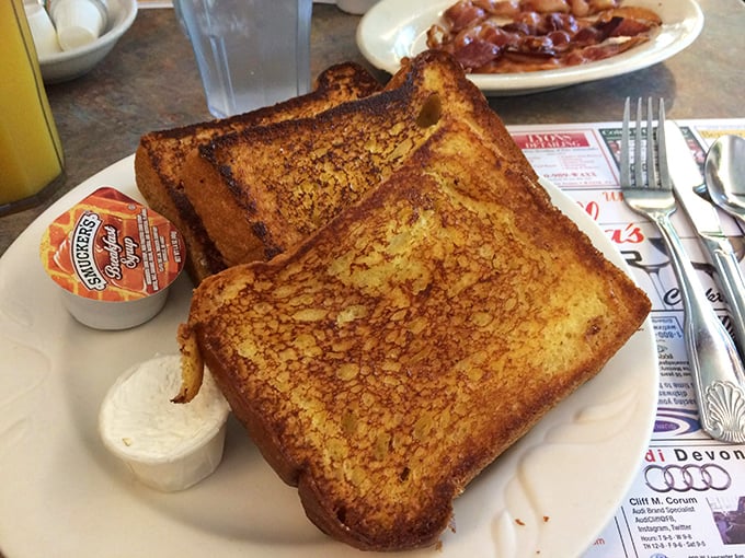 Golden-brown French toast that makes you understand why breakfast deserves to be served all day. The syrup is just a supporting actor here.
