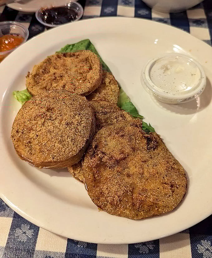 Crispy fried green tomatoes with buttermilk dressing – proof that vegetables can indeed bring pure joy to your life.