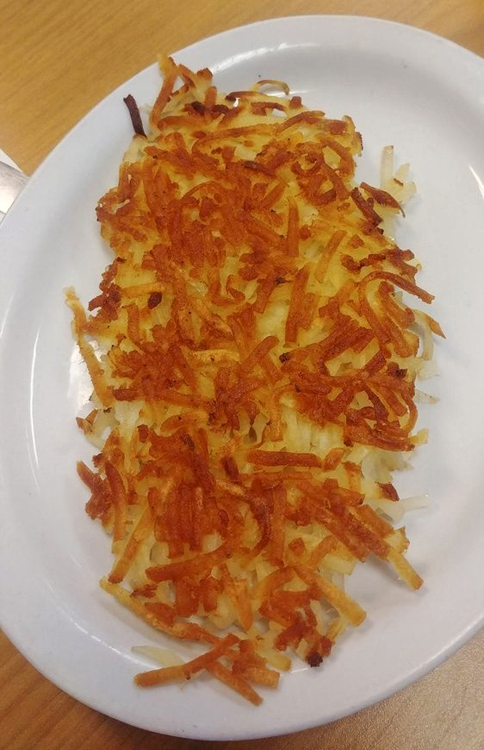 Those hash browns have the kind of golden-brown crispiness that dreams are made of, seriously look at that texture.