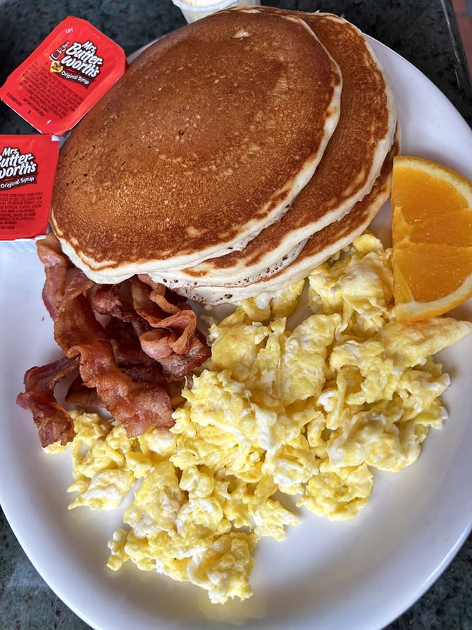 When your breakfast plate looks this good, you know someone in that kitchen actually cares about your morning.