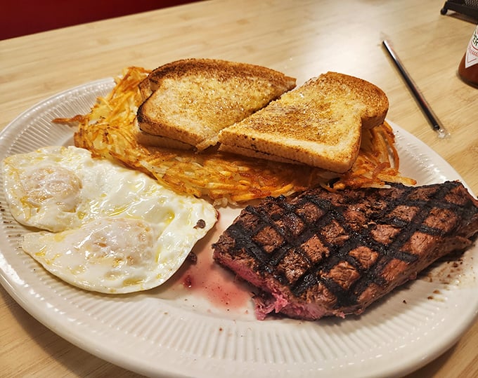 Steak and eggs done right – because sometimes breakfast needs to flex its muscles.