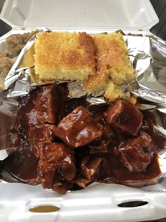 BBQ rib tips that'll make you forget your table manners – and that's exactly how it should be.