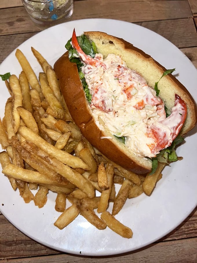 The lobster roll – where buttery bun meets sweet lobster meat in a romance so perfect it should have its own Nicholas Sparks novel.