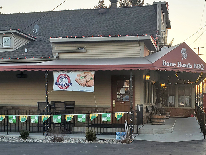 As evening falls, Bone Heads lights up like a BBQ beacon in the night – a Willis landmark for the smoke-obsessed.