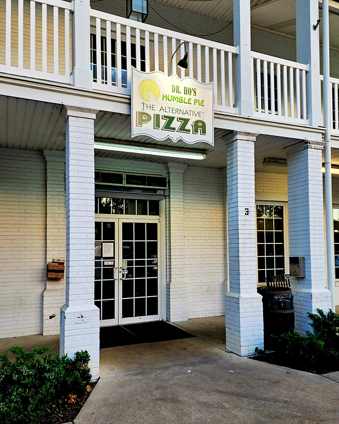 Dr. Ho's white brick facade looks more like a country doctor's office than a pizza joint – the perfect disguise for pizza greatness.