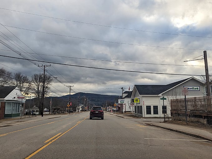 A quiet drive through Lincoln, New Hampshire — where mountain views rise beyond the town’s main street, and every road leads to adventure in the heart of the White Mountains.