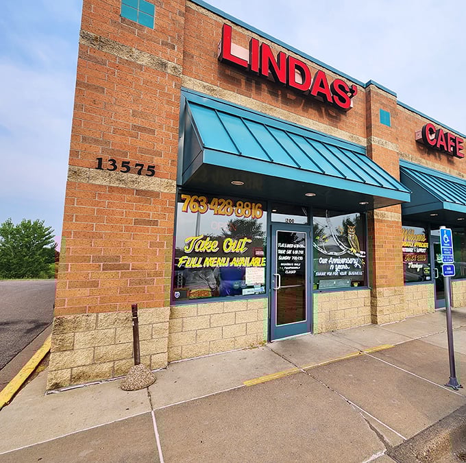 Strip mall exteriors can hide breakfast treasures – this Rogers spot proves that theory perfectly.