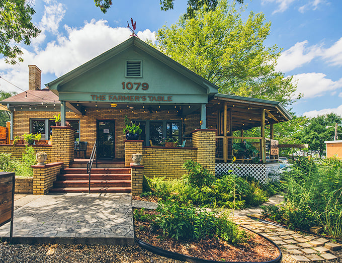 That charming house facade hints at the farm-fresh magic happening inside – breakfast with a story to tell.