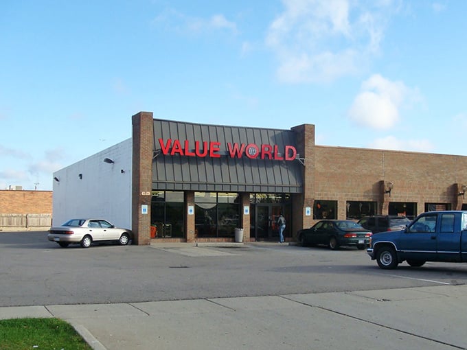 This Value World location proves that great deals come in impressive packages - just look at that commanding presence.