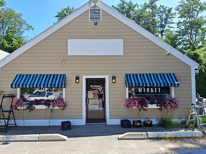 The market entrance to Al's – where seafood pilgrims begin their journey to flavor paradise with a humble first step.
