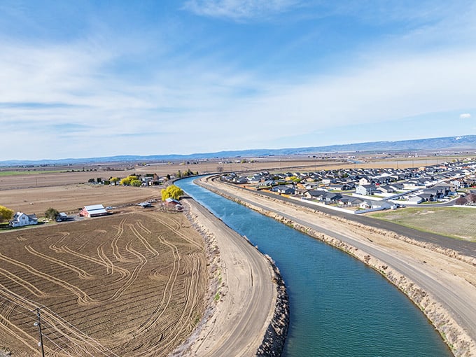 Quincy's irrigation canal: one side grows crops, the other grows families – both under that big Washington sky.
