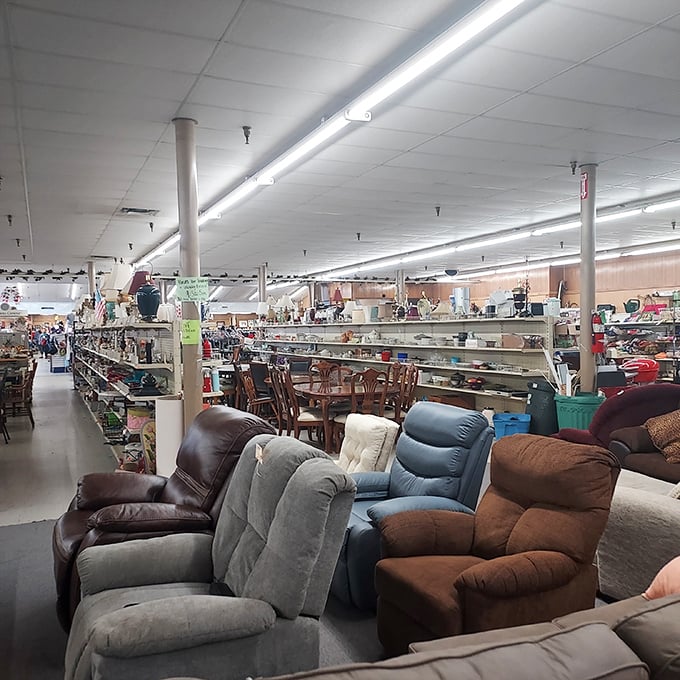 Inside those walls, military memorabilia mingles with everyday treasures in perfect thrift store harmony.