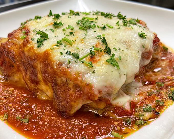 Chicken Parmigiana so beautifully executed it deserves its own Renaissance painting – "The Birth of Deliciousness" perhaps?