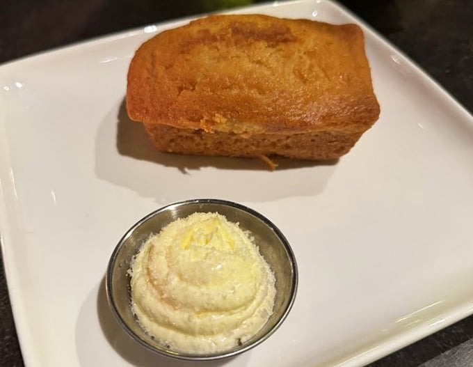 Cornbread that strikes the perfect balance between cake and bread, with butter that melts with such enthusiasm it deserves an Olympic medal.