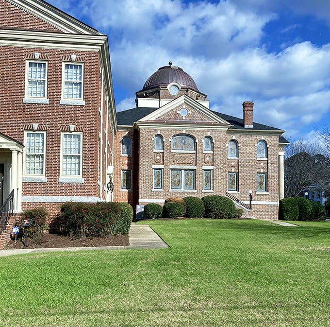 Brick, symmetry, and that magnificent dome—Edenton Baptist Church proves that heavenly architecture doesn't require a European passport. American craftsmanship reaching skyward.