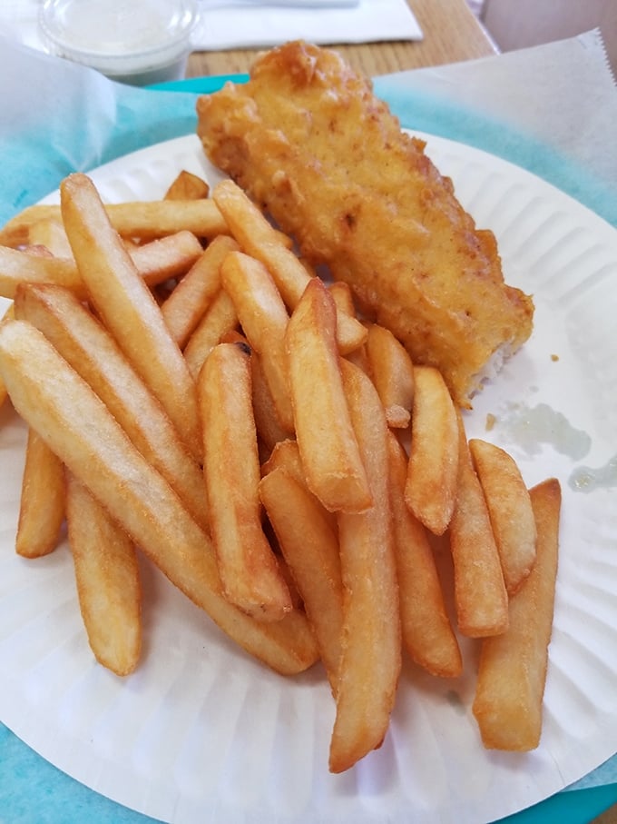 Chips, not fries – thick-cut, golden-edged, and fluffy inside. The kind that make you understand why the British Empire once spanned the globe.