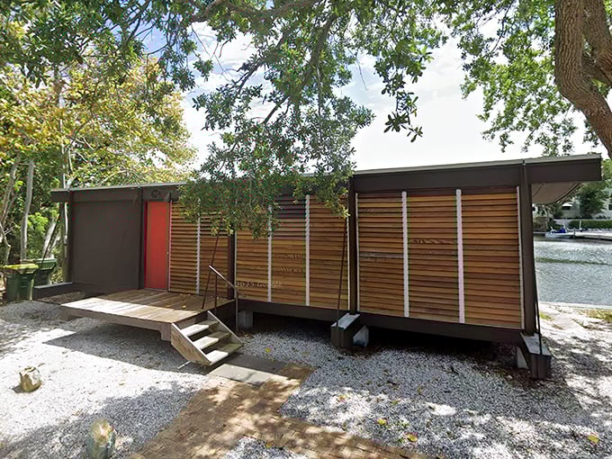 Modern meets tropical in this stylish beach cottage. Somewhere between "architectural digest" and "Jimmy Buffett would approve" lies Siesta Key's residential charm.