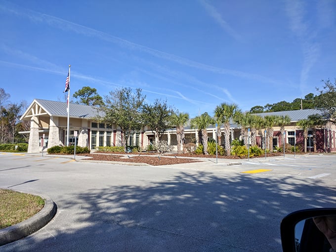 The local library—where Homosassa residents check out books and check in with neighbors. Small-town charm with free WiFi.