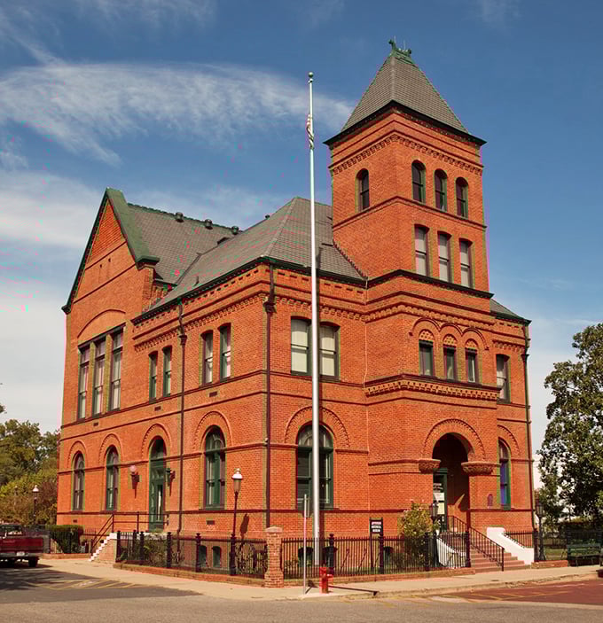 Jefferson's Historical Museum isn't just brick and mortar – it's a time machine disguised as a building with a flagpole.