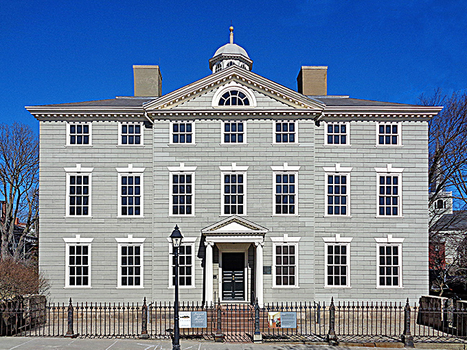 The Jeremiah Lee Mansion stands as Georgian architecture's greatest hit, a colonial masterpiece that would make even Downton Abbey residents a bit envious.