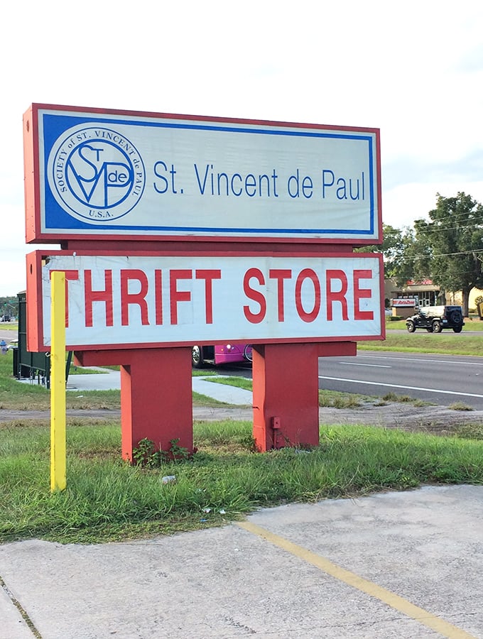 The sign that started a thousand treasure hunts and emptied countless attics across Central Florida.