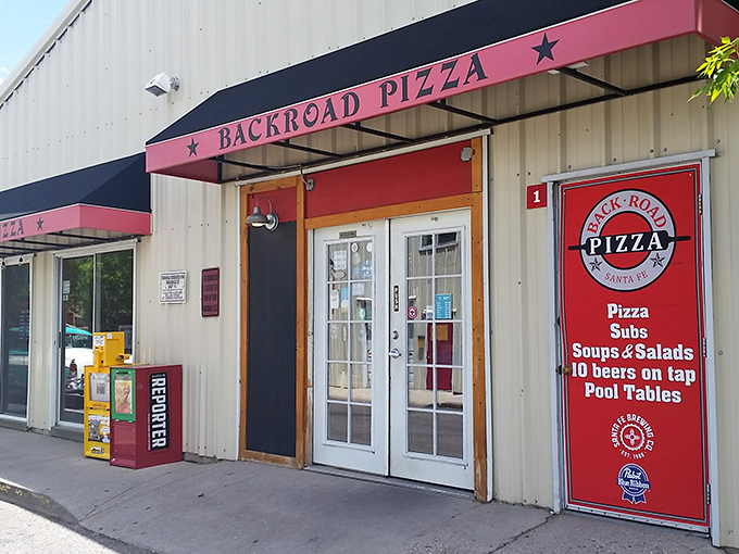 Back Road Pizza lives up to its name – worth taking the scenic route! This unassuming spot houses Santa Fe's sourdough pizza sensation.