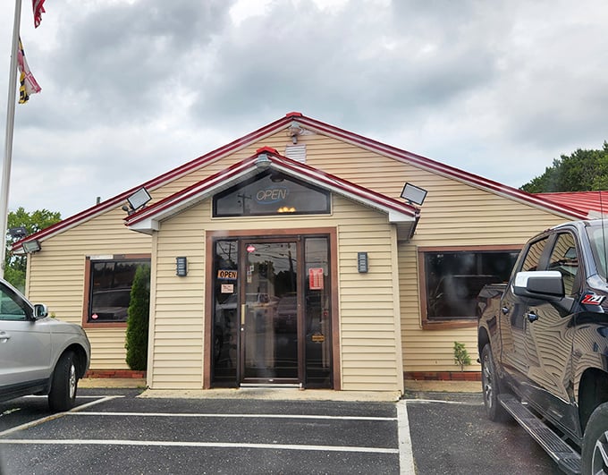 Cambridge Diner's homey exterior feels like pulling up to a friend's house – if that friend makes the best breakfast in town.