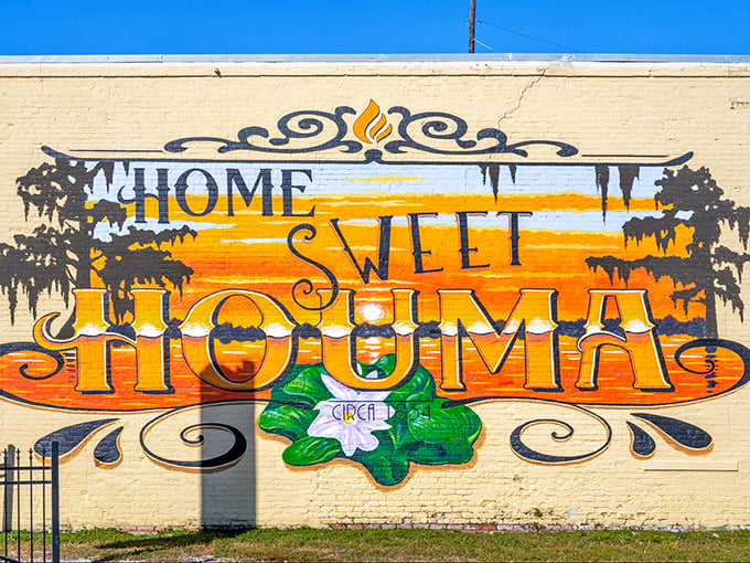 Houma's welcoming spirit extends from its colorful murals to its wonderfully wallet-friendly dining and shopping scene.