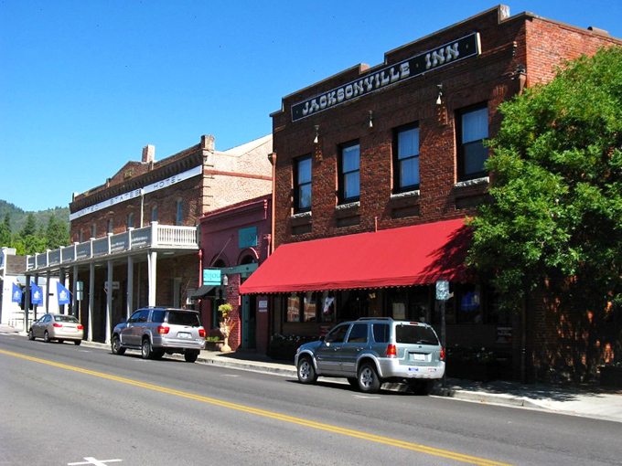 The historic Jacksonville Inn stands as a testament to the town's gold rush prosperity, with that classic red brick charm.