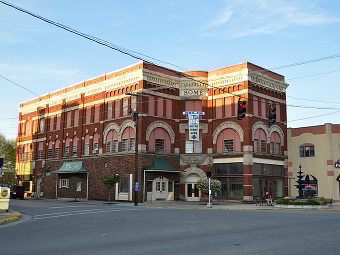 Middlesboro's unique crater location offers otherworldly charm at down-to-earth prices completely.